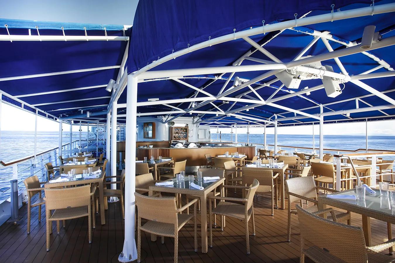 La Pinta Cruise Ship | APT Fleet - APT CA - APT